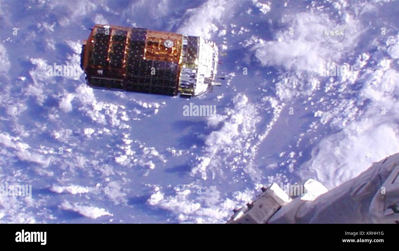 ISS-44 HTV-5 berthing 0 Stock Photo - Alamy