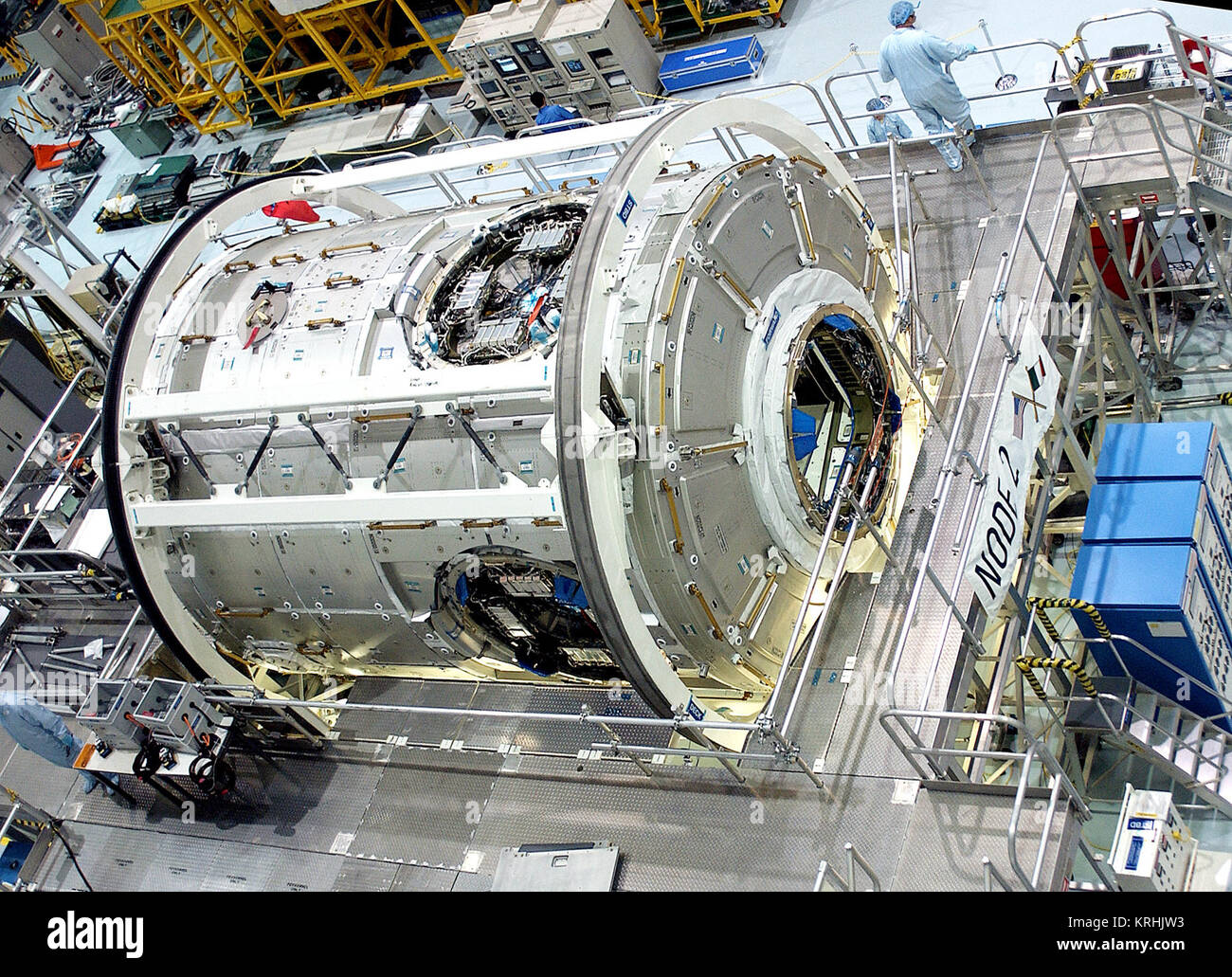 International space station construction hi-res stock photography and ...