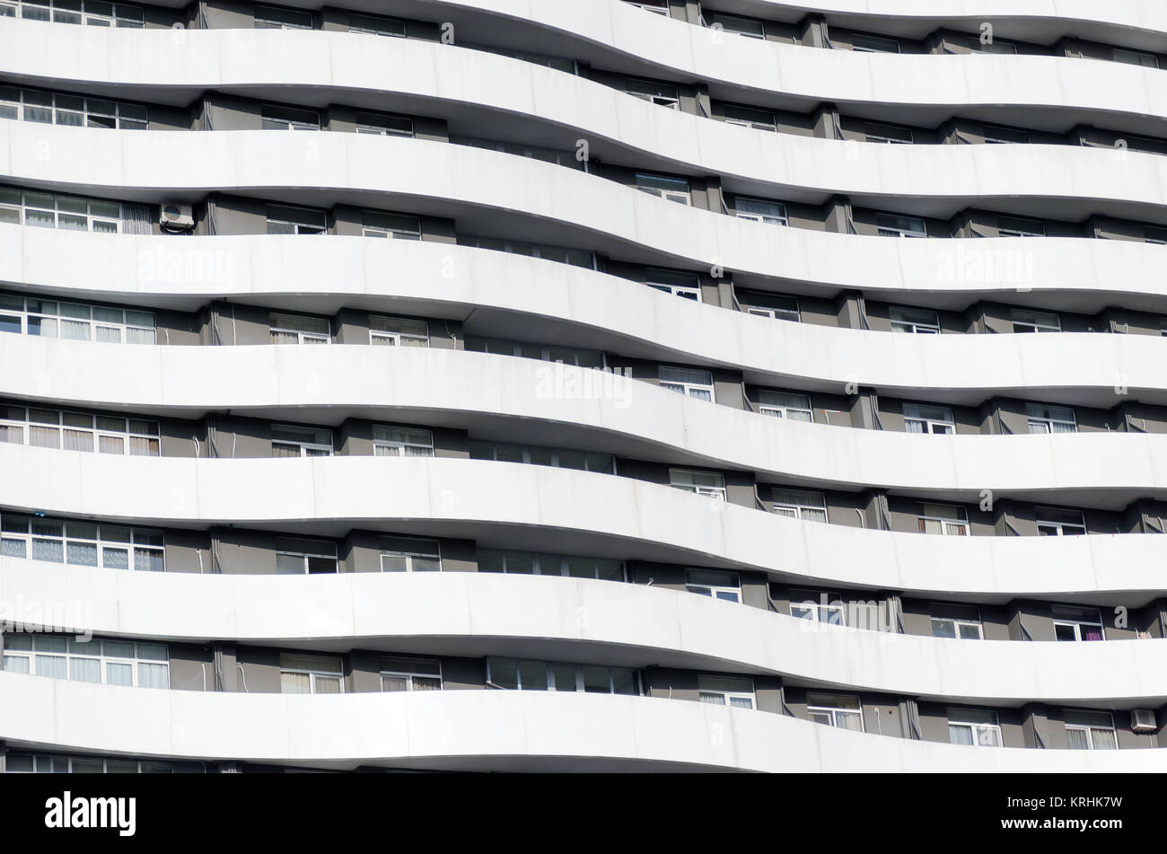 Wave shaped architecture hi-res stock photography and images - Alamy
