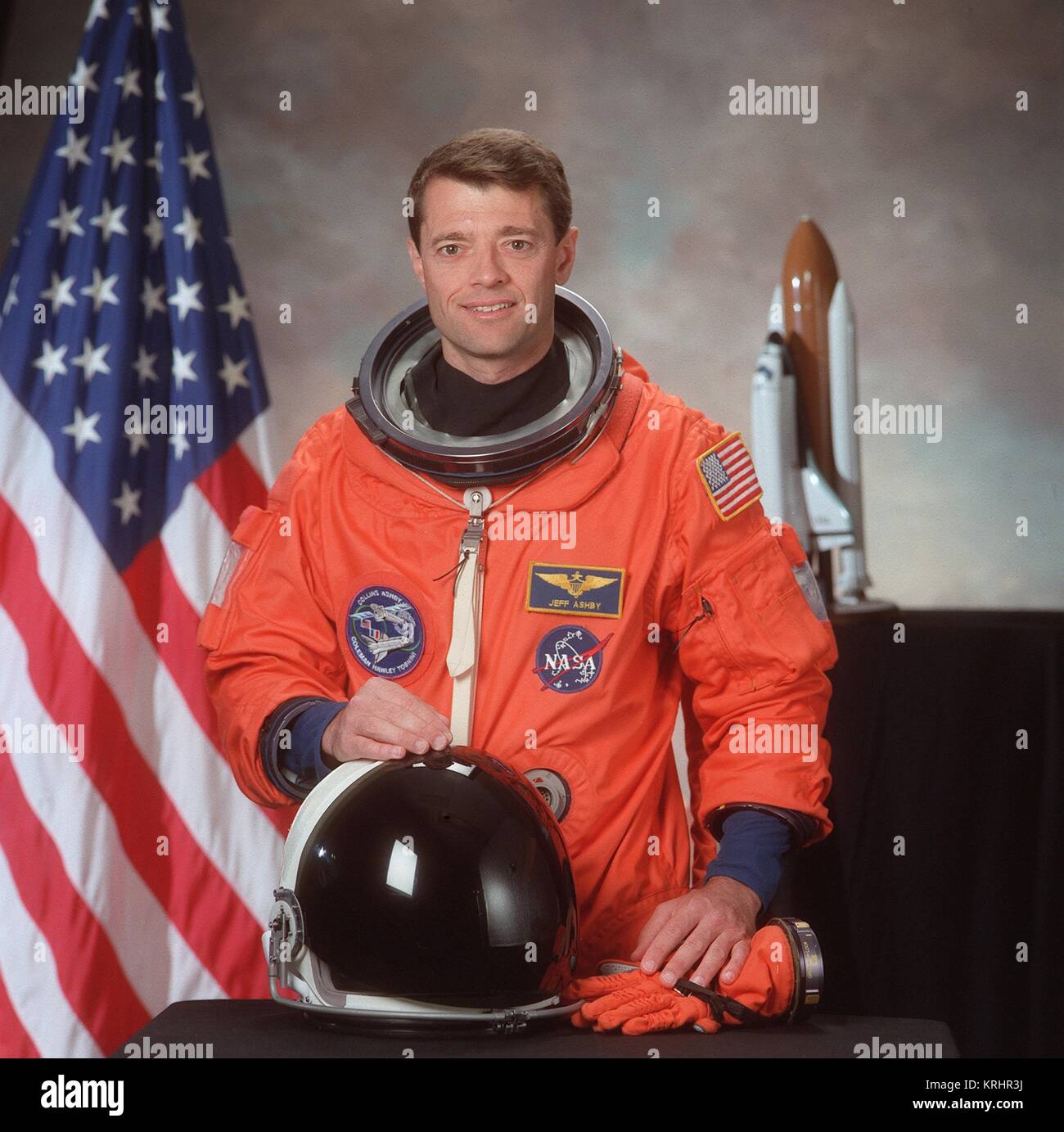 Official portrait of NASA Space Shuttle Columbia STS-93 prime crew ...