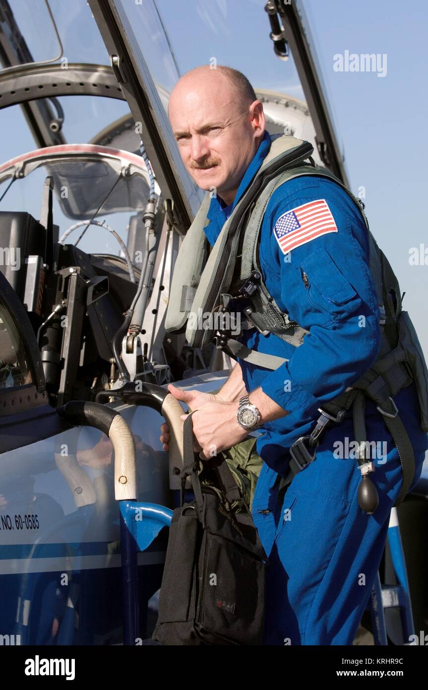 NASA International Space Station Space Shuttle Discovery STS-121 prime ...