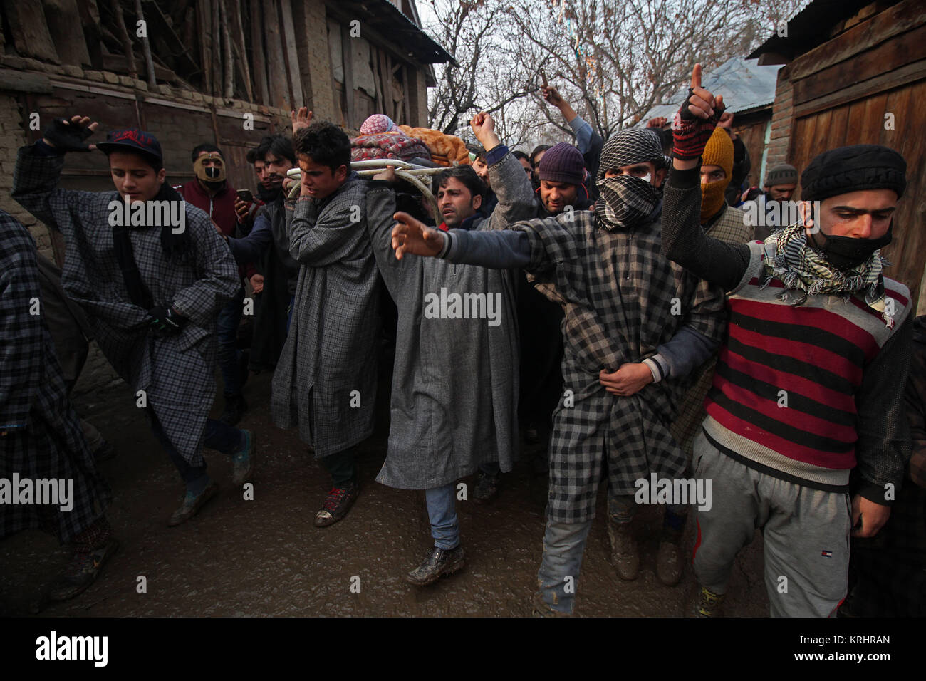 India. 19th Dec, 2017. (EDITORS NOTE: Image depicts death) Villagers ...