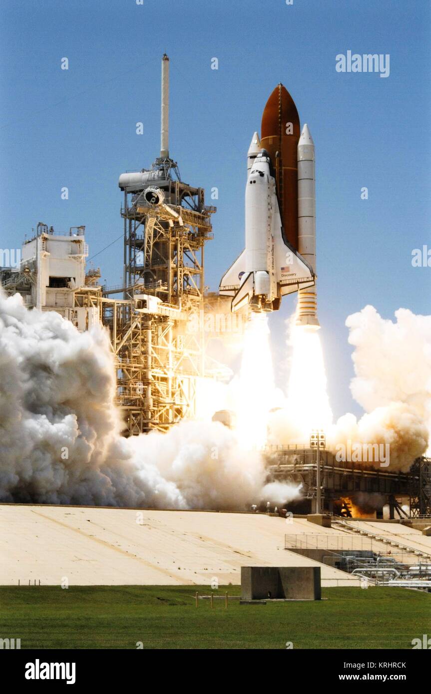 The NASA International Space Station Space Shuttle Discovery launches ...