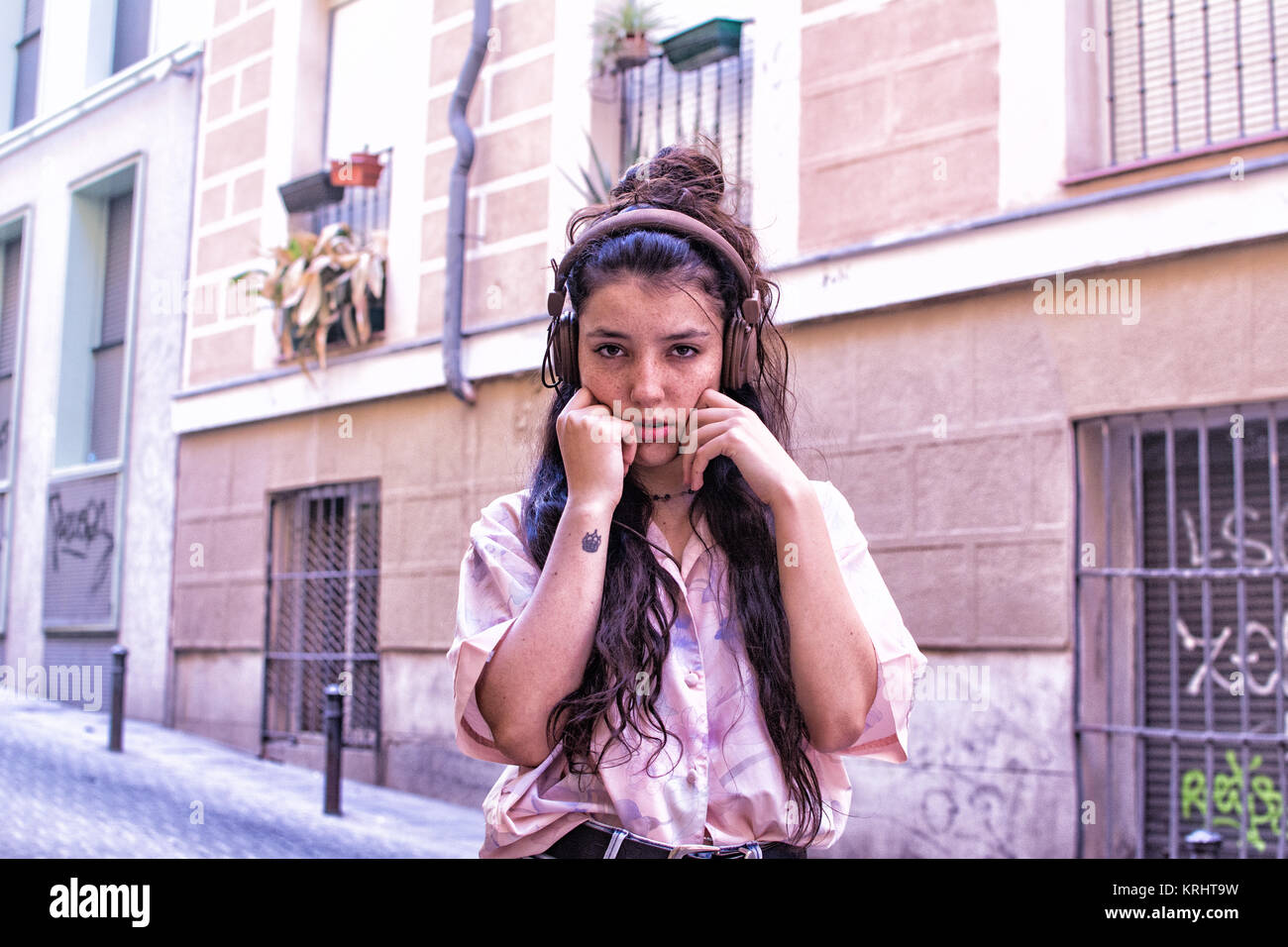 portrait young woman listen music Stock Photo - Alamy