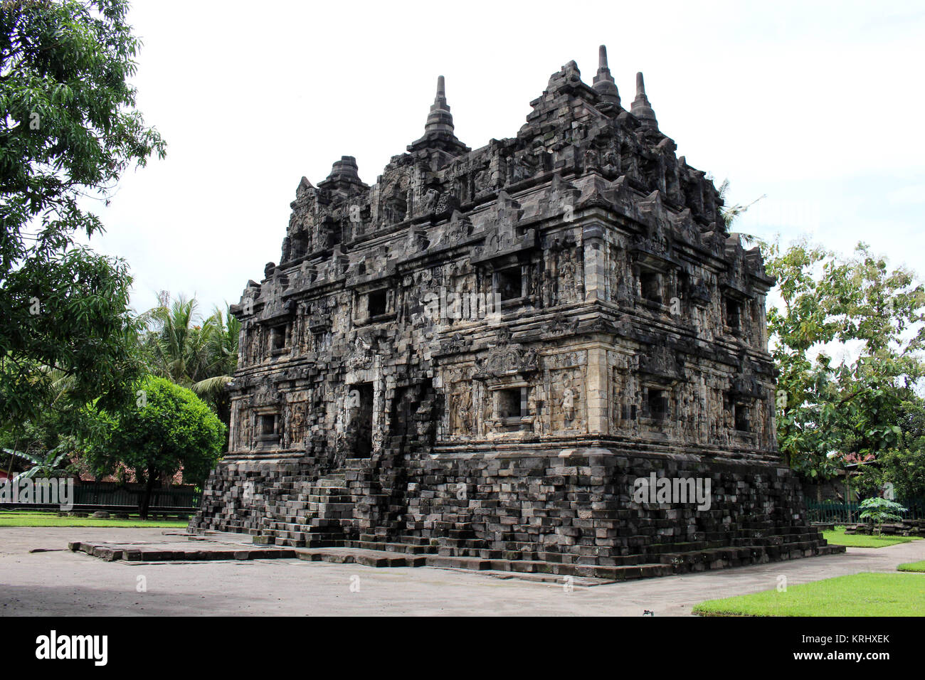 Jogjakarta in Indonesia has dozens temples (beside the popular ...
