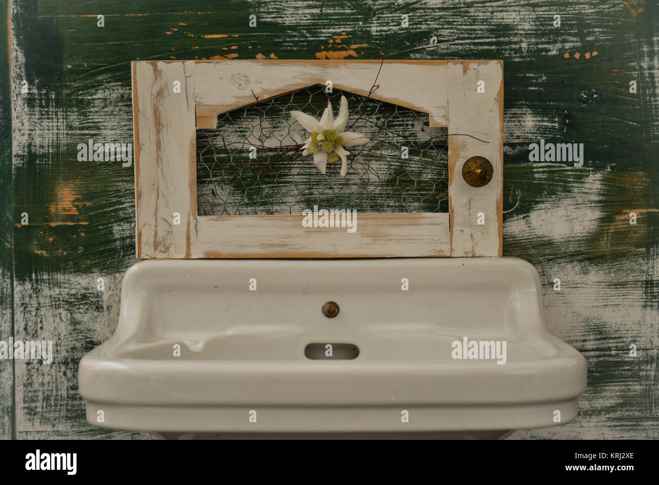 Earthenware washbasin hi-res stock photography and images - Alamy