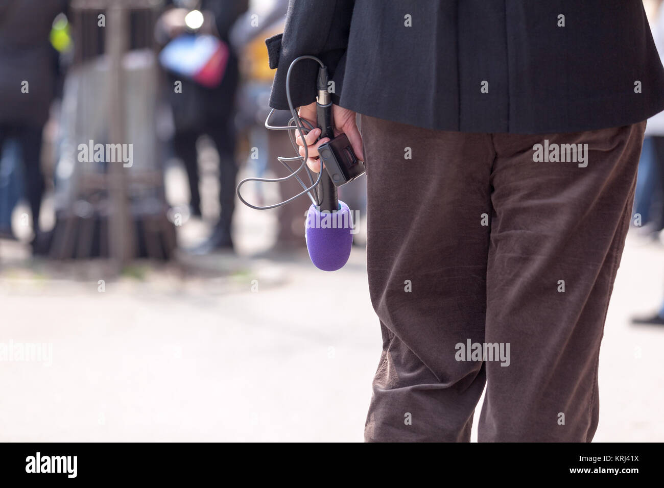 Human microphone hi-res stock photography and images - Alamy