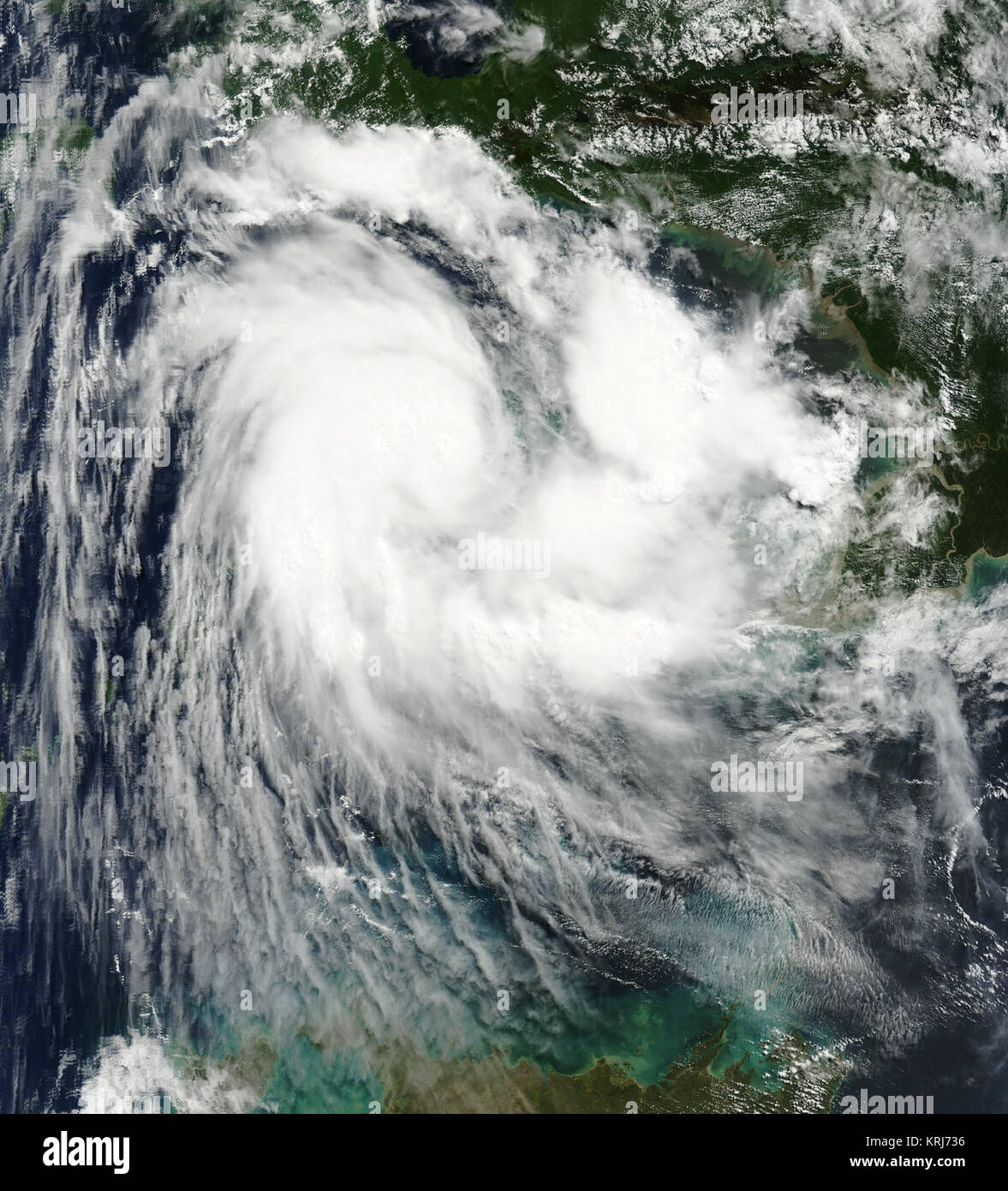 Cyclone kirrily hi-res stock photography and images - Alamy