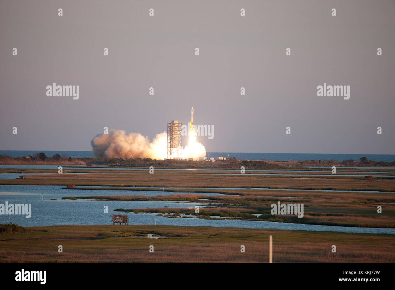 TacSat-3 launches on Minotaur I 01 Stock Photo - Alamy
