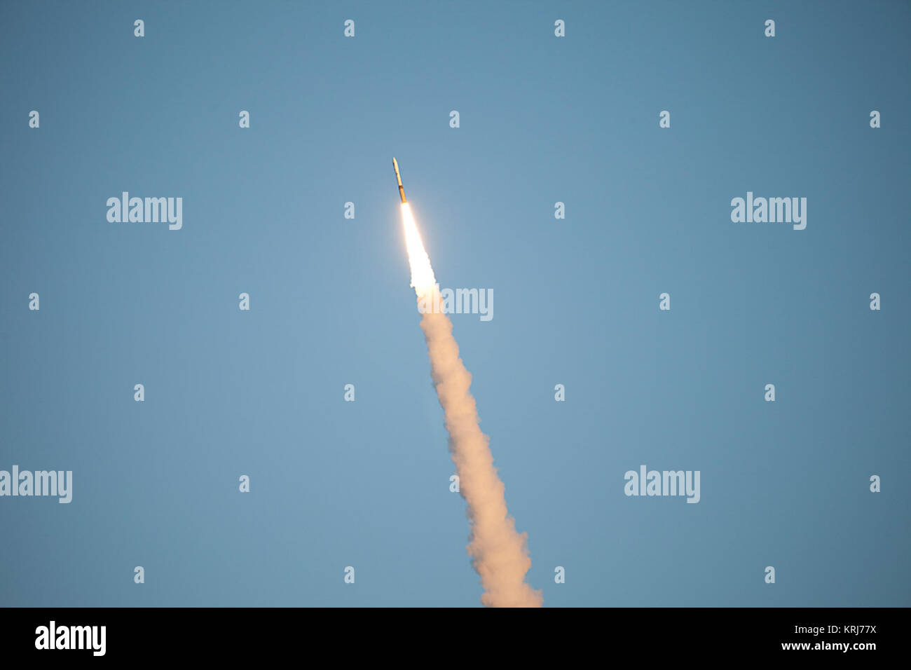 TacSat-3 launches on Minotaur I 02 Stock Photo - Alamy