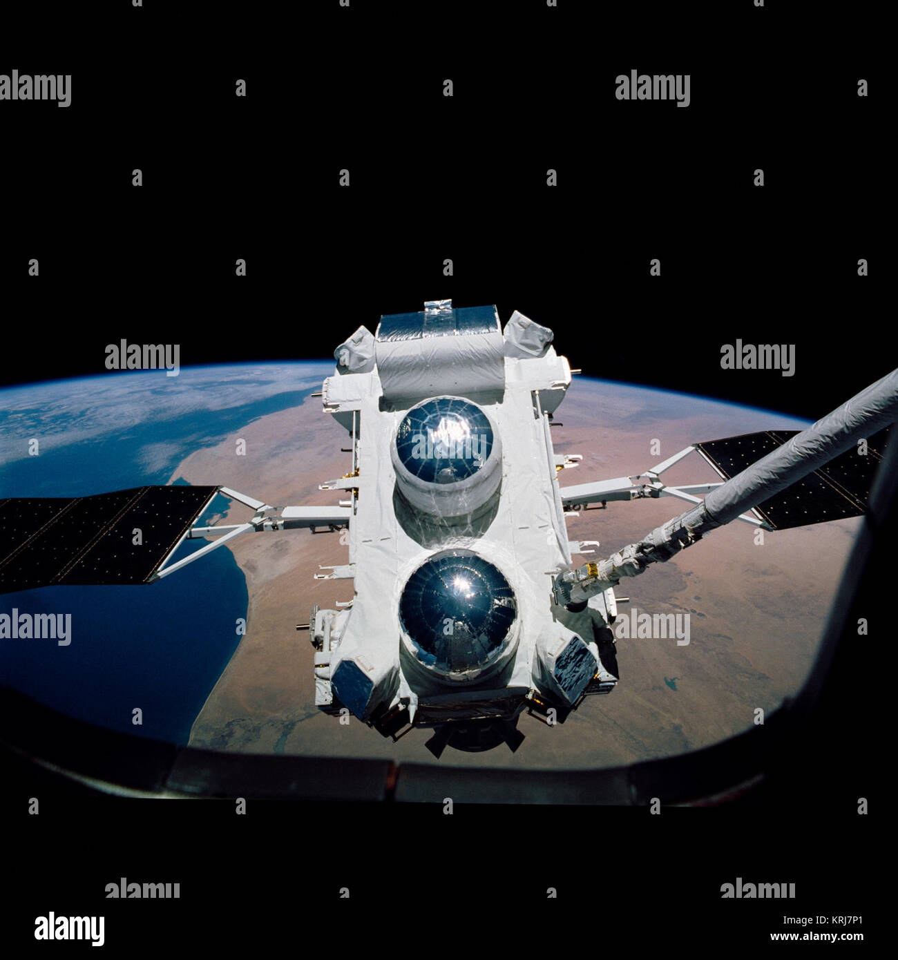 Compton observatory satellite hi-res stock photography and images - Alamy