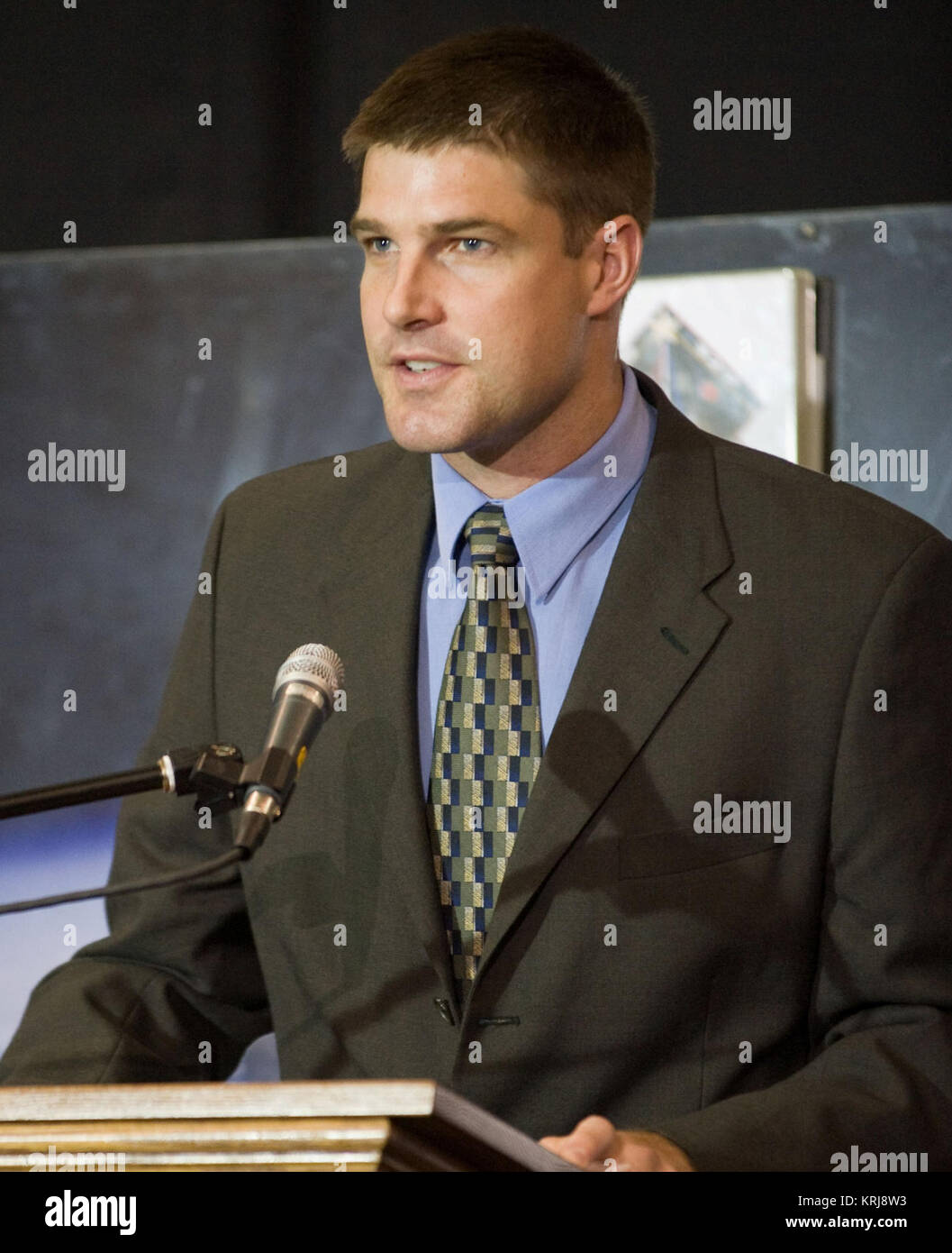 2009 ASCAN Media Briefing Astronaut candidate Jeremy Hansen speaks to a ... 2009 ASCAN Media Briefing Astronaut candidate Jeremy Hansen speaks to a ...