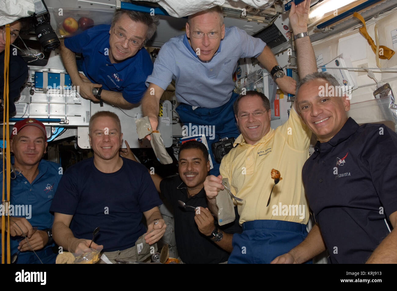 STS-128 ISS-20 Crew Photo Meal Stock Photo - Alamy