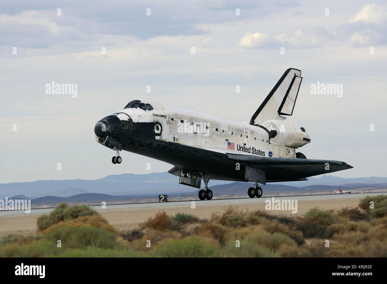 STS-128 landing 02 Stock Photo - Alamy