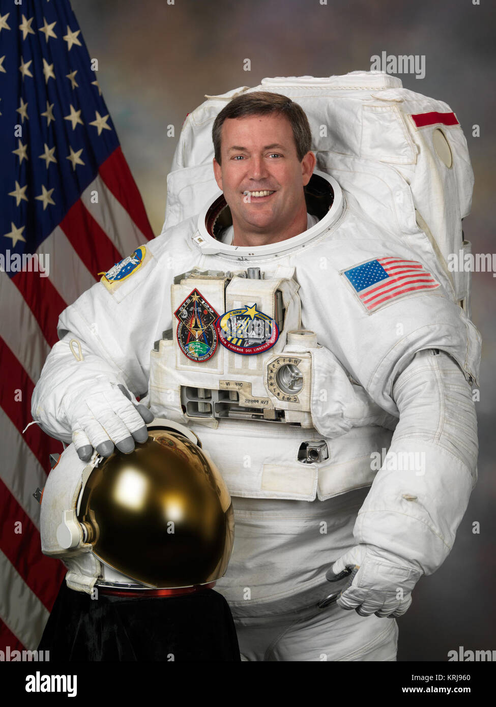 Photo Date: 09/18/09 Location: Bldg.8, Rm.272 - Photo Studio Subject ...