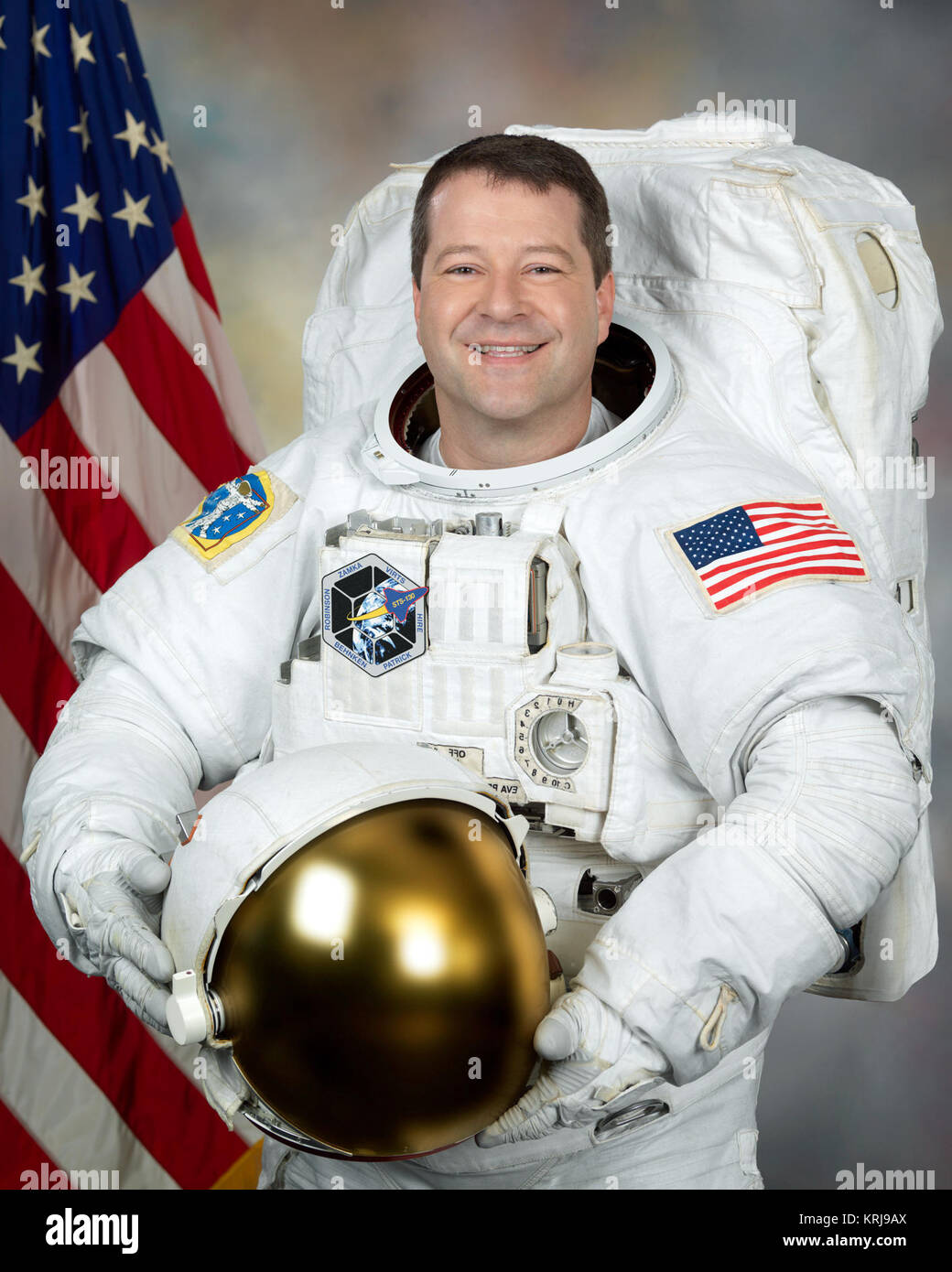 Photo Date: October 6, 2009 Location: Bldg. 8, Room 272 - Photo Studio ...