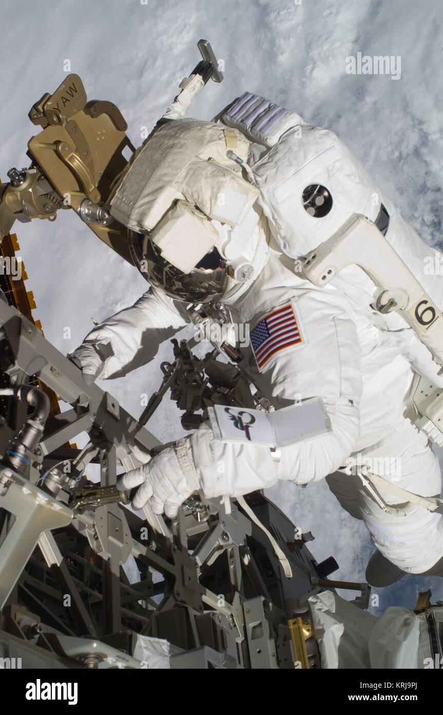 STS-129 EVA3 Robert Satcher 1 Stock Photo - Alamy