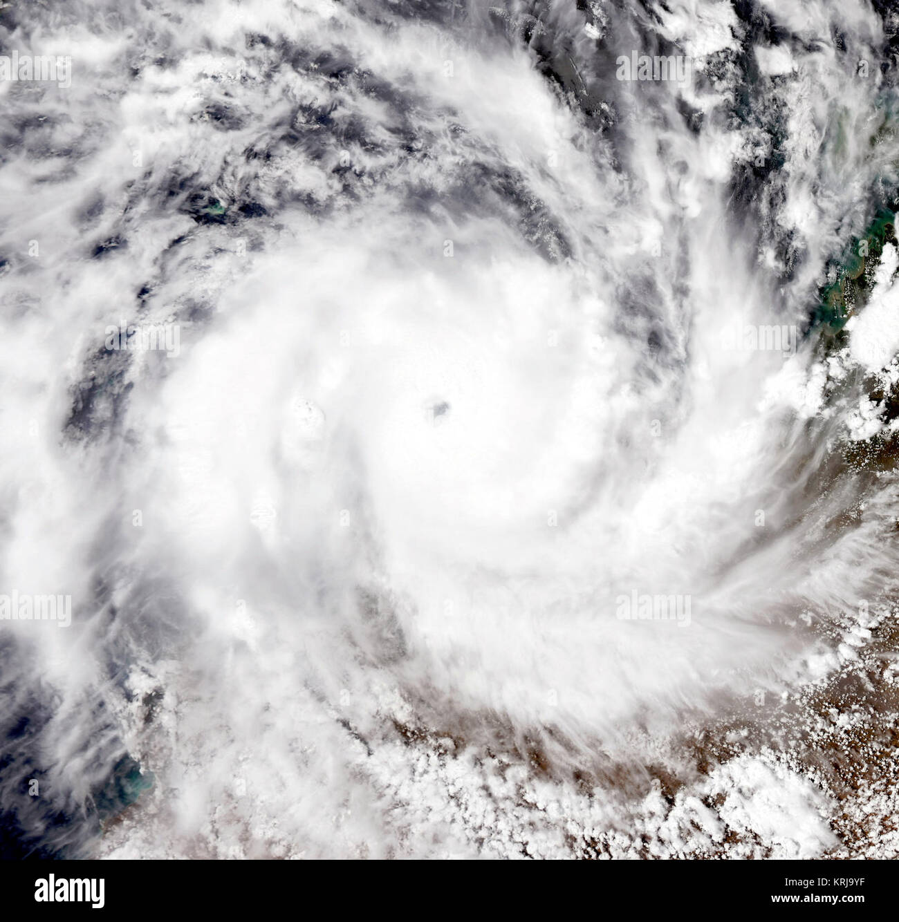 Severe Tropical Cyclone Laurence, 15 December 2009 - Australia 1 & 2 ...