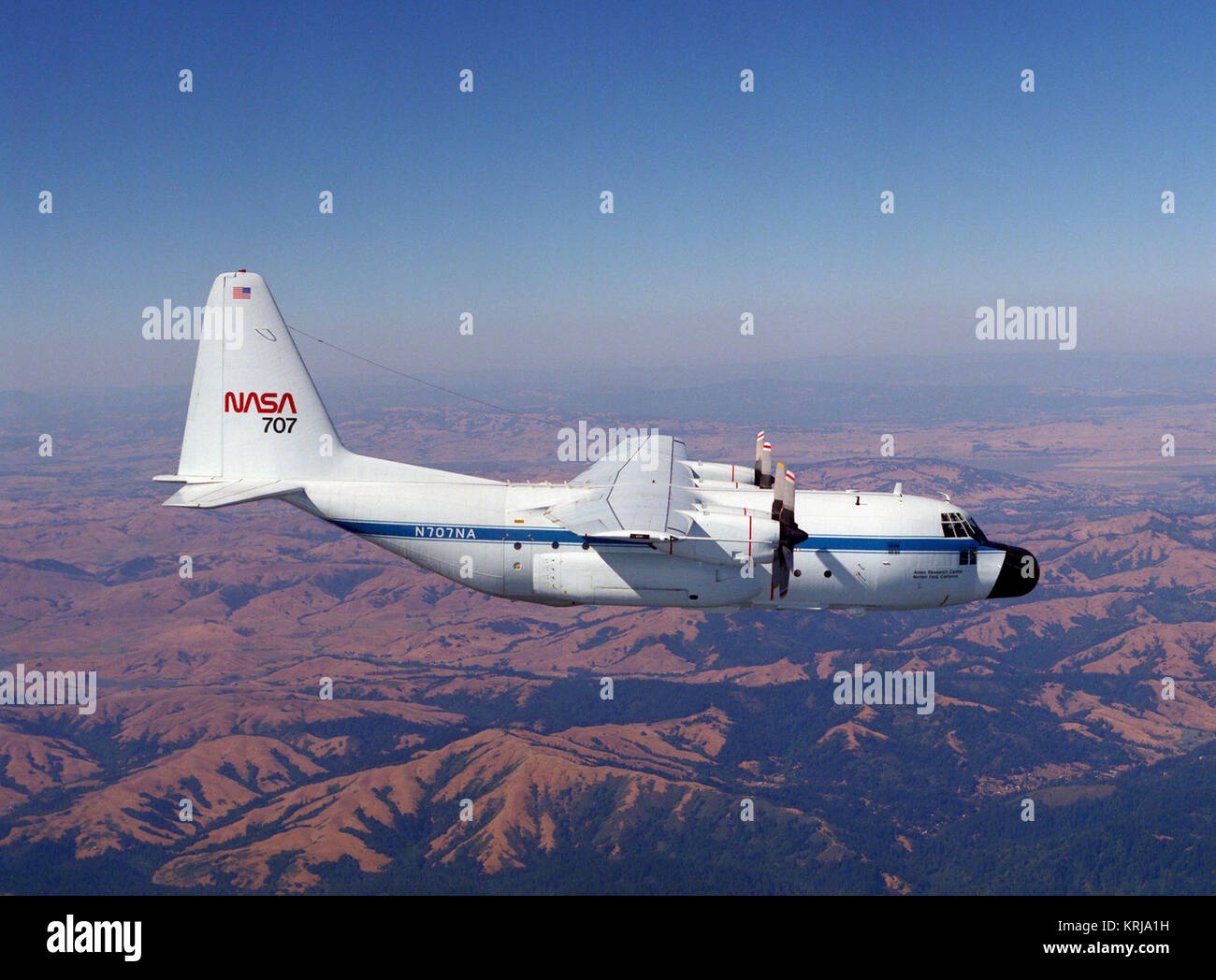 NASA NC-130B N707NA in flight (AC91-0367-24 Stock Photo - Alamy