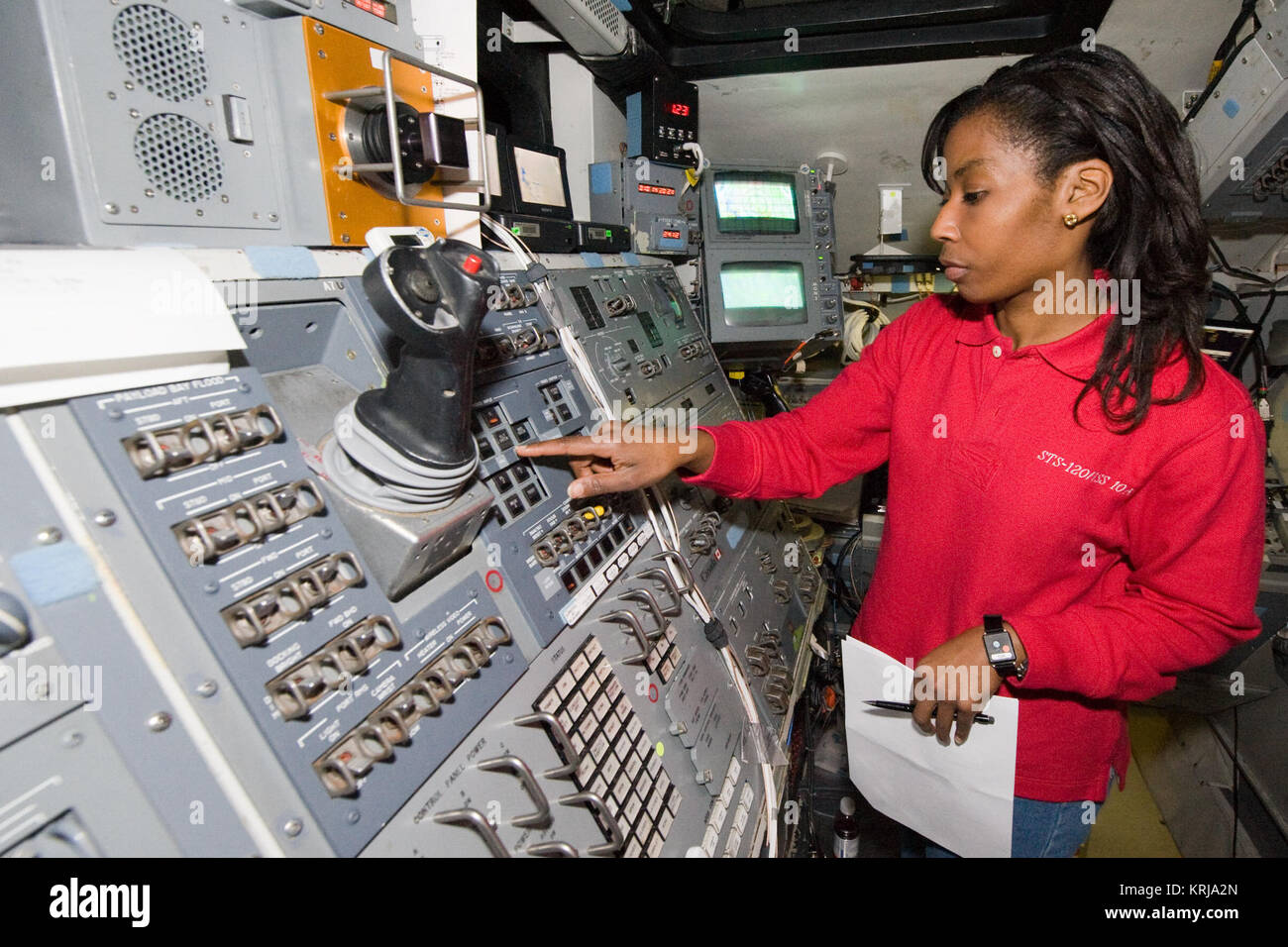Date: 1-5-10 Location: Bldg. 35 - GNS Subject: STS-131 crew members ...