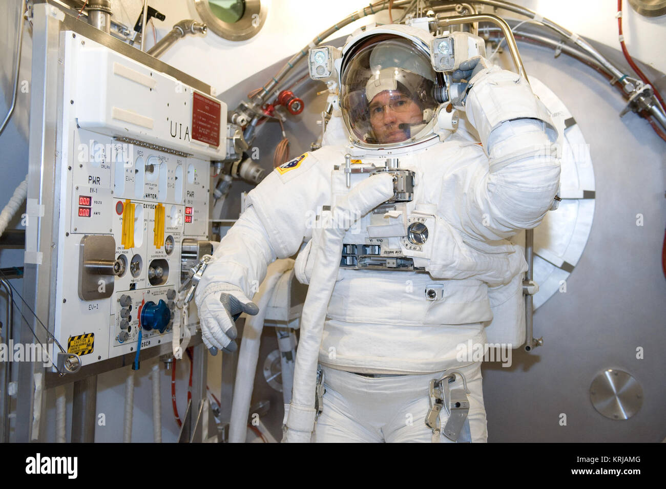 Photograph STS-132 SSATA crew training and EMU certification dry run ...