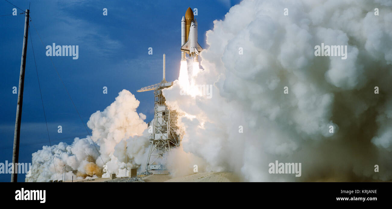 Sts 64 launch hi-res stock photography and images - Alamy