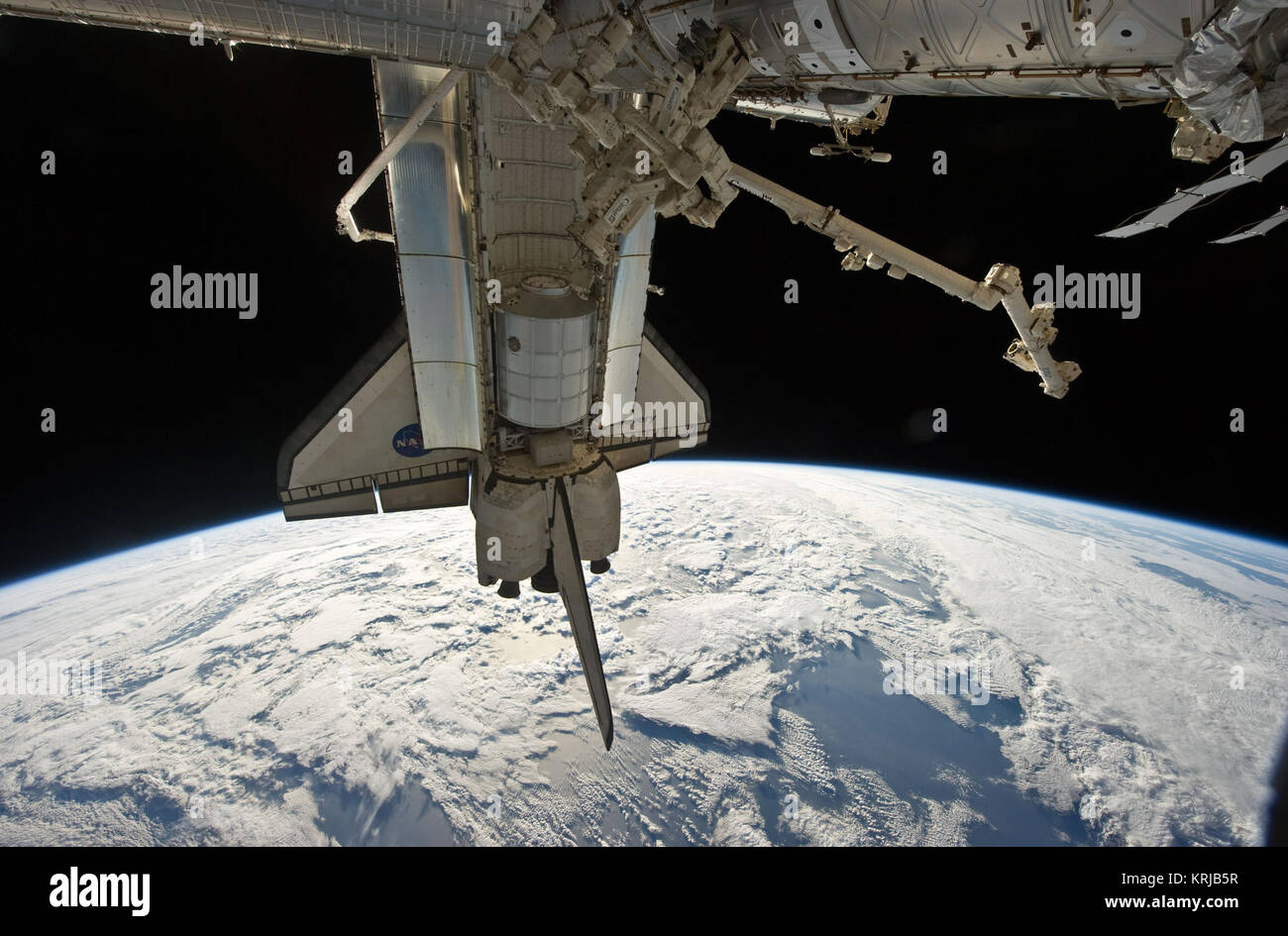 Leonardo Multi-Purpose Logistics Module In Discovery's Payload Bay ...