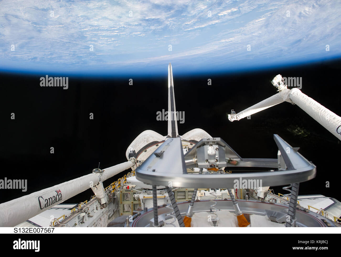 Space shuttle atlantis cargo bay hi-res stock photography and images ...