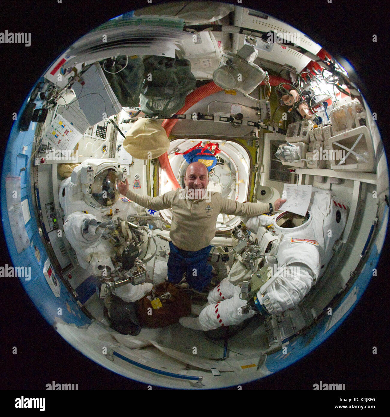 Quest airlock hi-res stock photography and images - Alamy