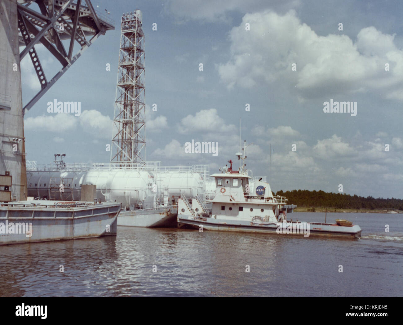 NASA tug Clermont moving LOX barge - 77-123-7 Stock Photo - Alamy