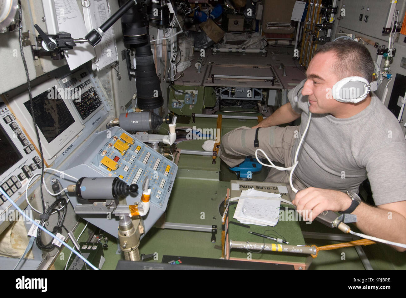 Iss monitors hi-res stock photography and images - Alamy