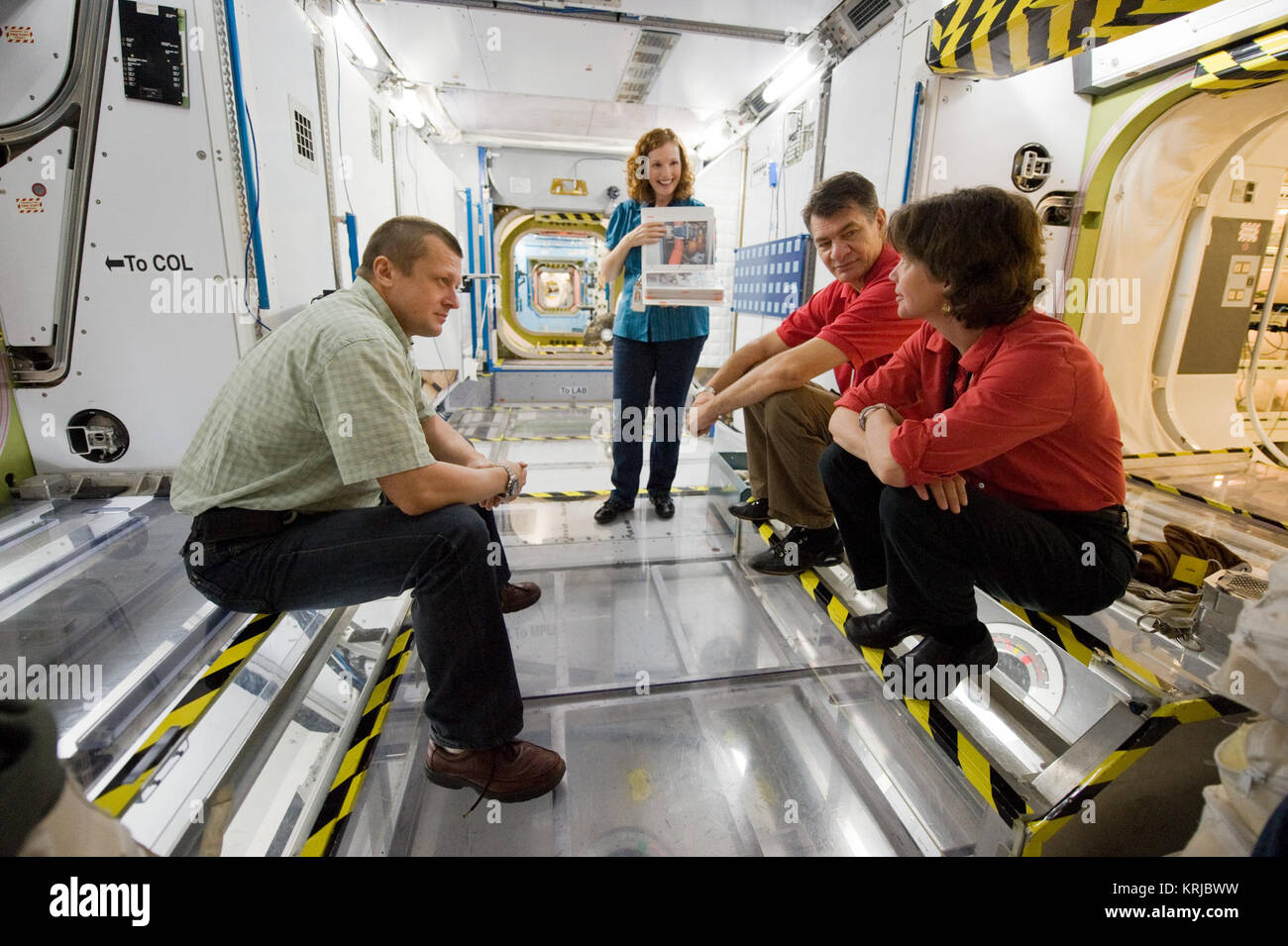 PHOTO DATE: 07/19/10 LOCATION:B9 ISS MOCK-UPS SUBJECT: Expedition 26 ...