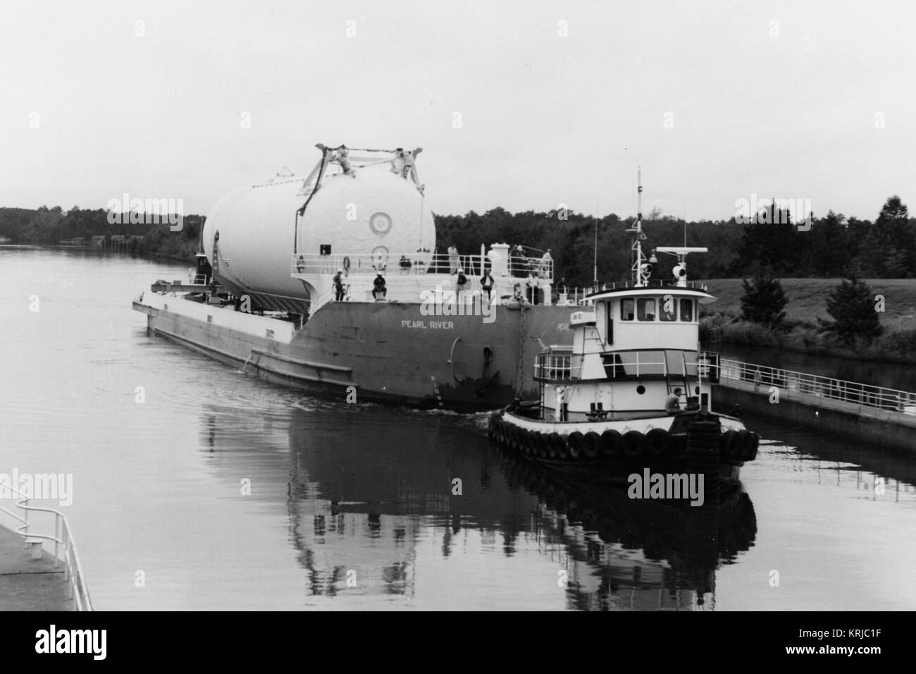 NASA barge Pearl River carrying Space Shuttle external tank test ...