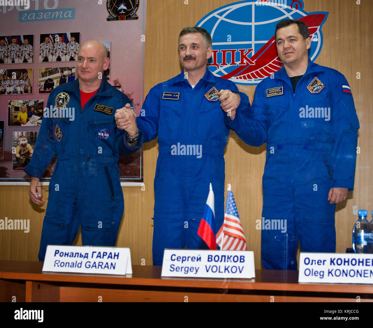 Russian cosmonaut alexander kaleri hi-res stock photography and images ...