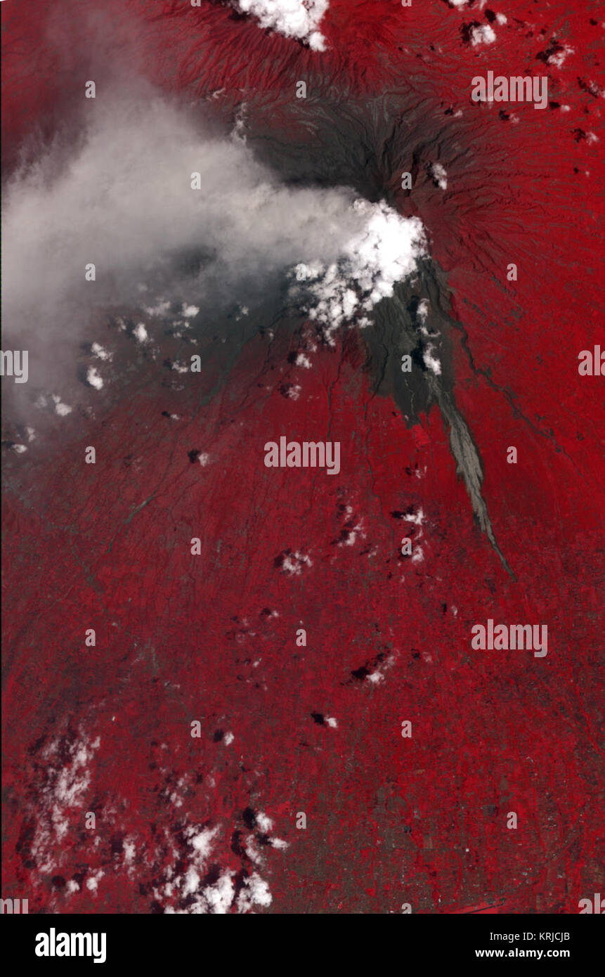 Mount merapi eruption 2010 hi-res stock photography and images - Alamy