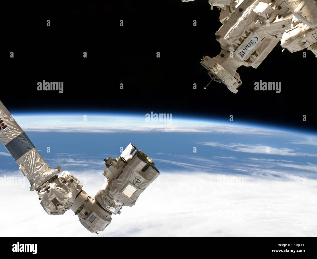Satellite servicing hi-res stock photography and images - Alamy