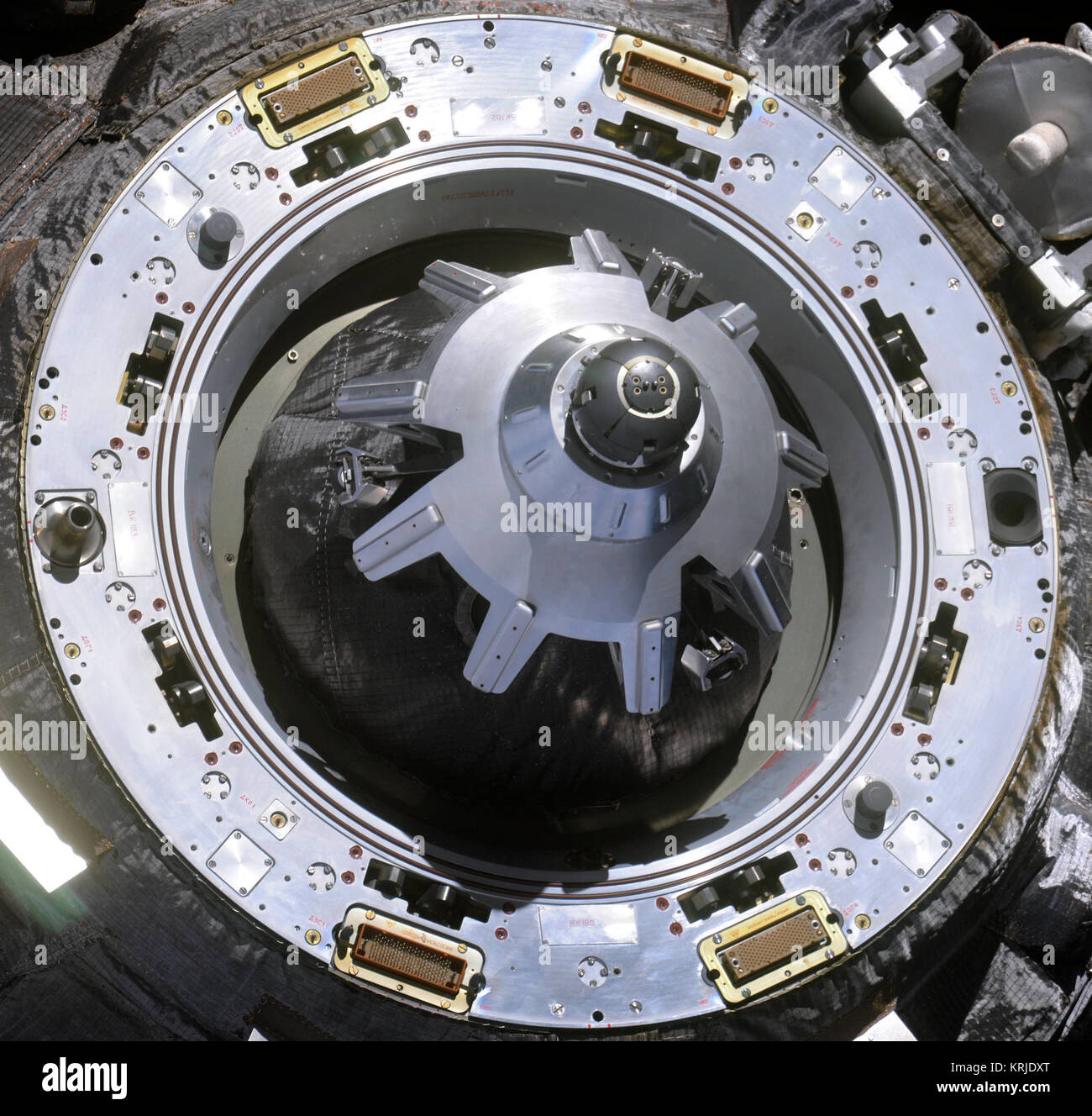 Probe and drogue hi-res stock photography and images - Alamy