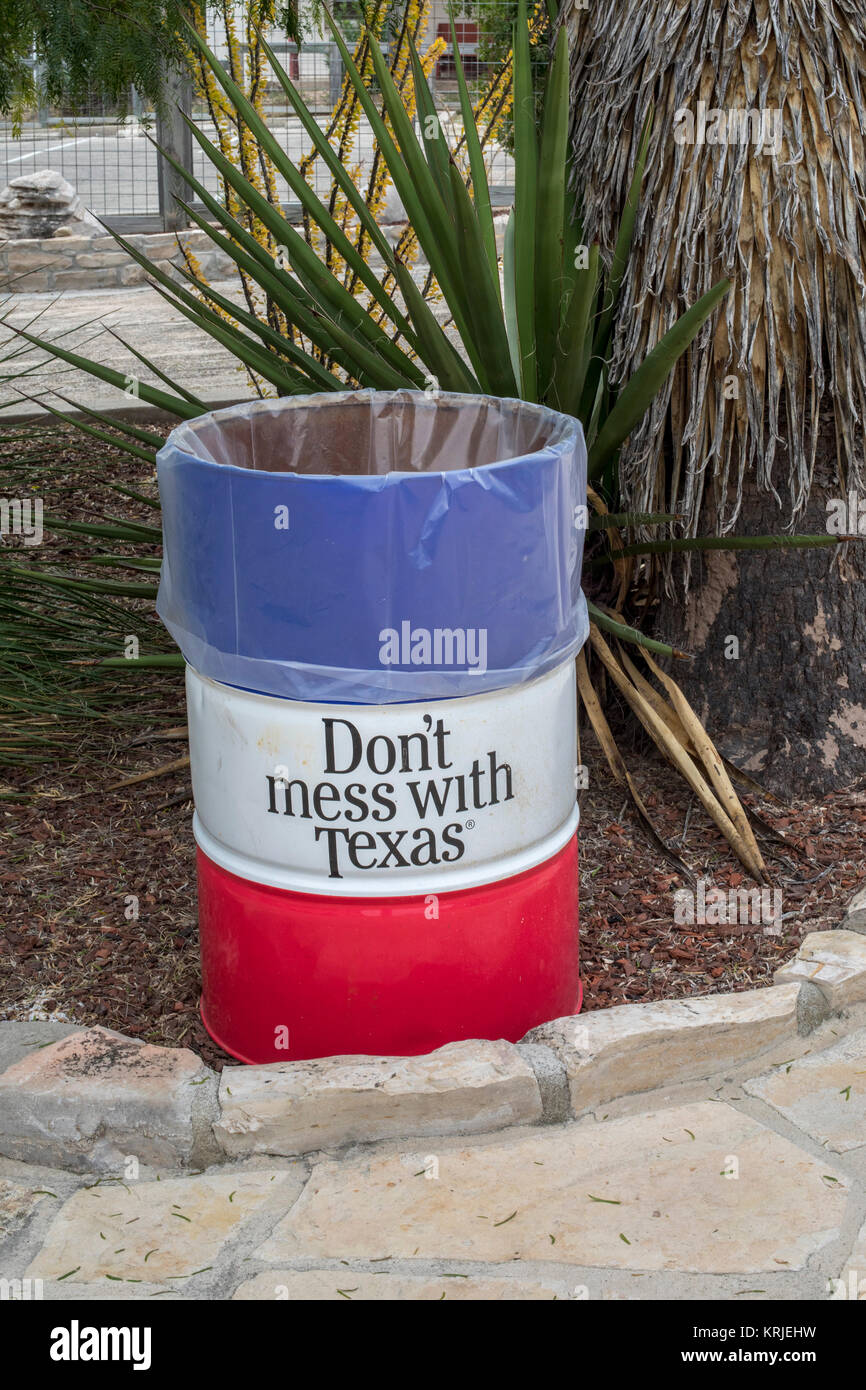 Vertical trash can hi-res stock photography and images - Alamy