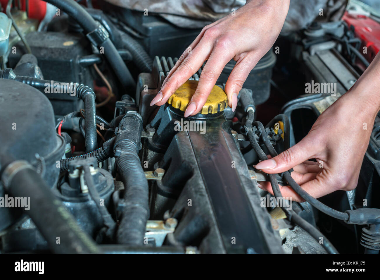 Car factory worker female hi-res stock photography and images - Alamy