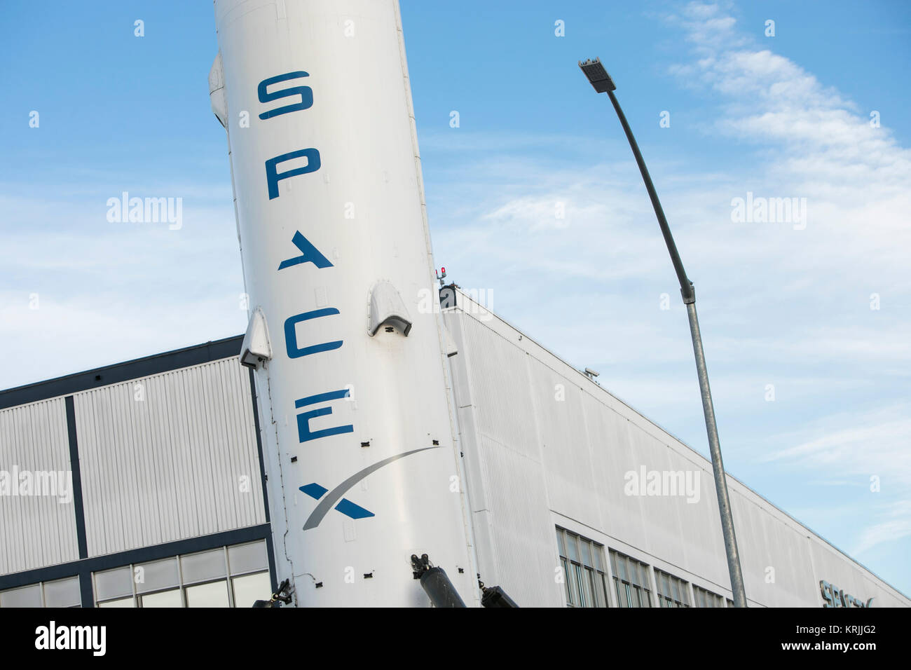 Spacex rocket hi-res stock photography and images - Alamy