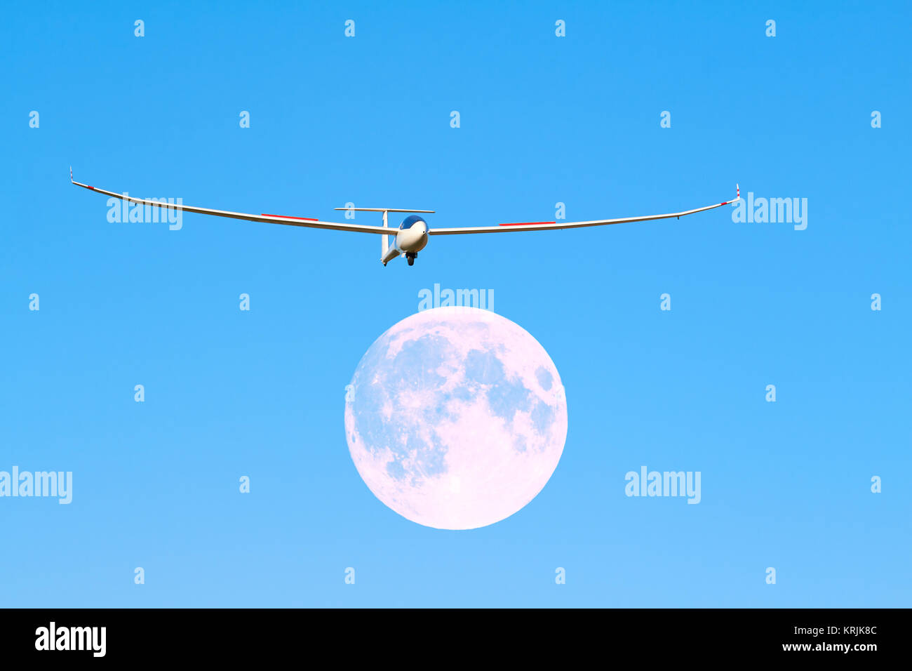 Landing a glider hi-res stock photography and images - Alamy