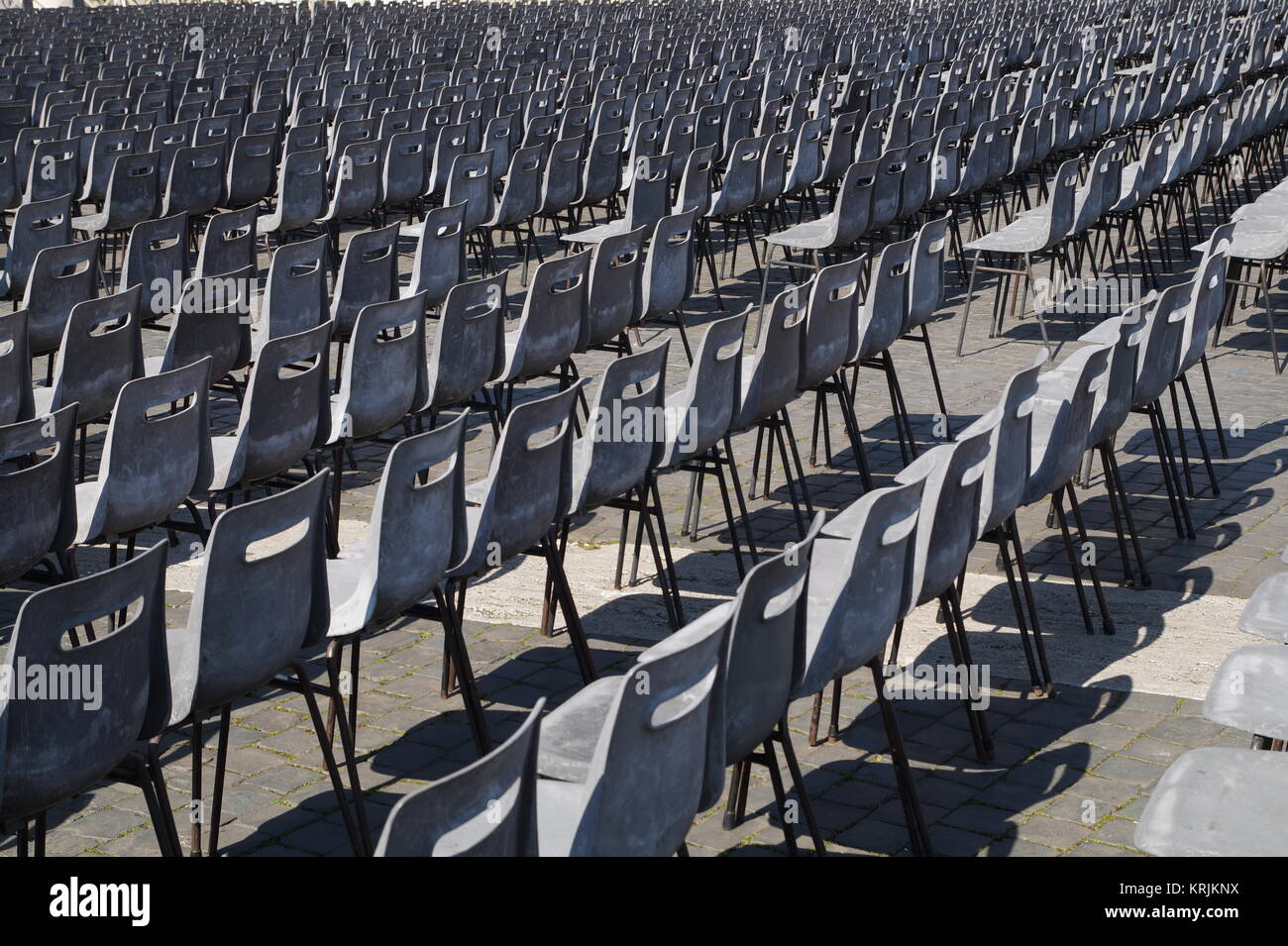 chairs in a row Stock Photo - Alamy