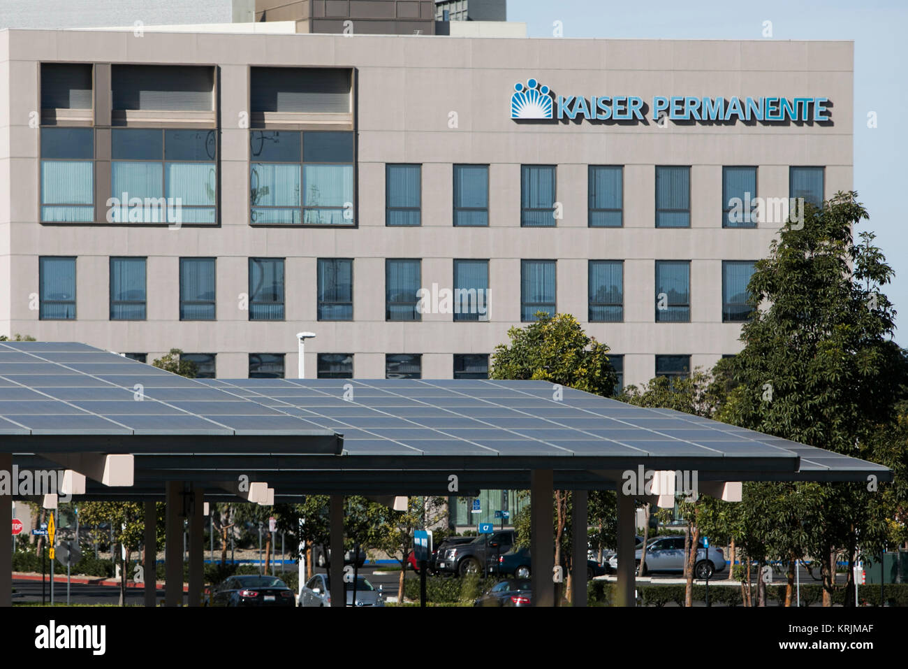 Kaiser permanente hi-res stock photography and images - Alamy