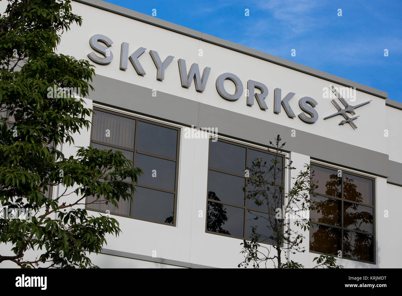 Skyworks logo hi-res stock photography and images - Alamy