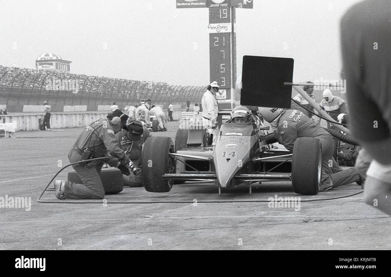 Number 14 car in the Pocono raceway pits for fuel and tires Stock Photo ...