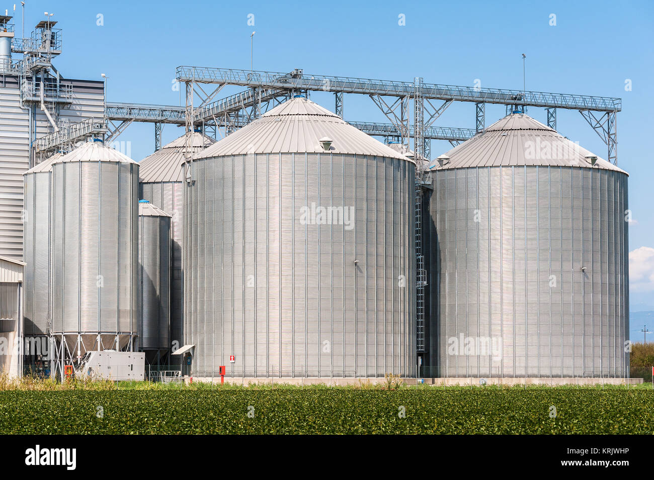 Grain Storage Facilities Stock Photos & Grain Storage Facilities Stock ...