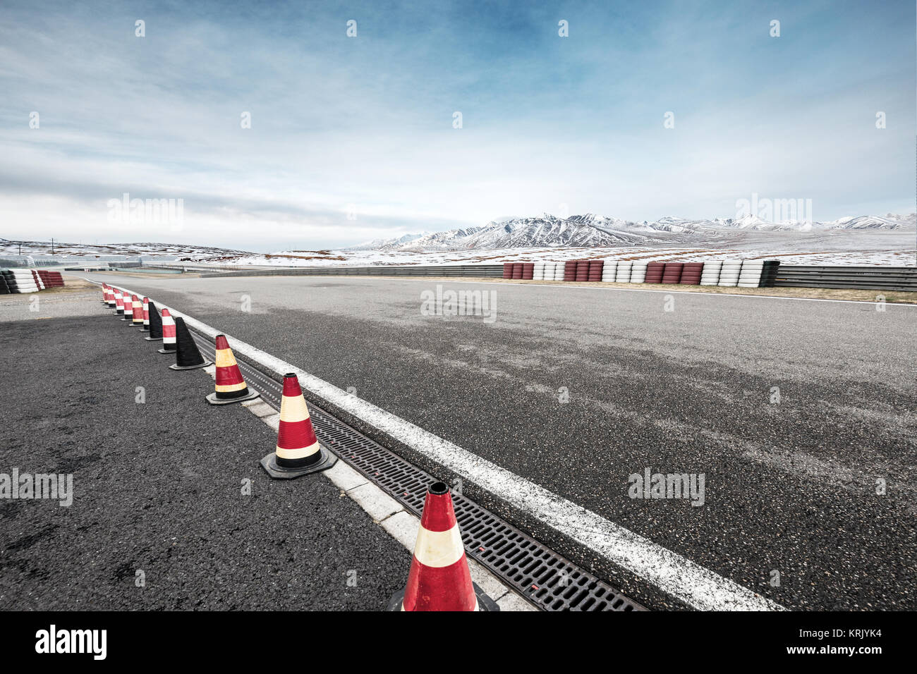 Car race track empty hi-res stock photography and images - Alamy
