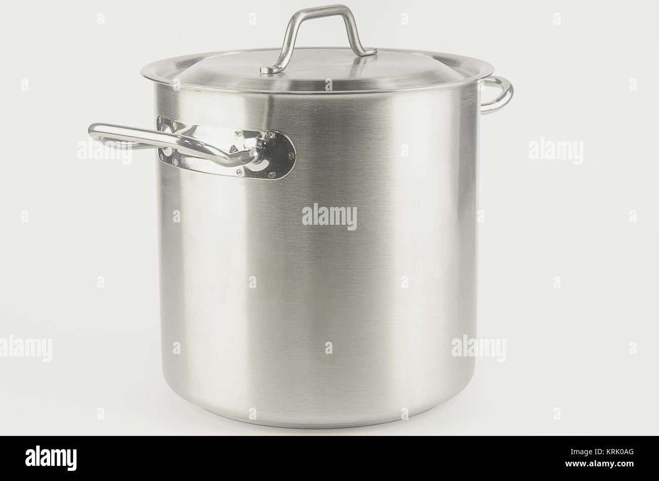 Large cooking pot hi-res stock photography and images - Alamy