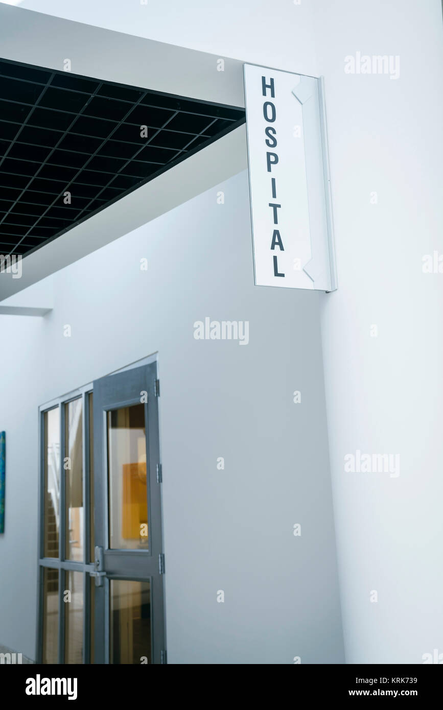 Hospital signage hi-res stock photography and images - Alamy