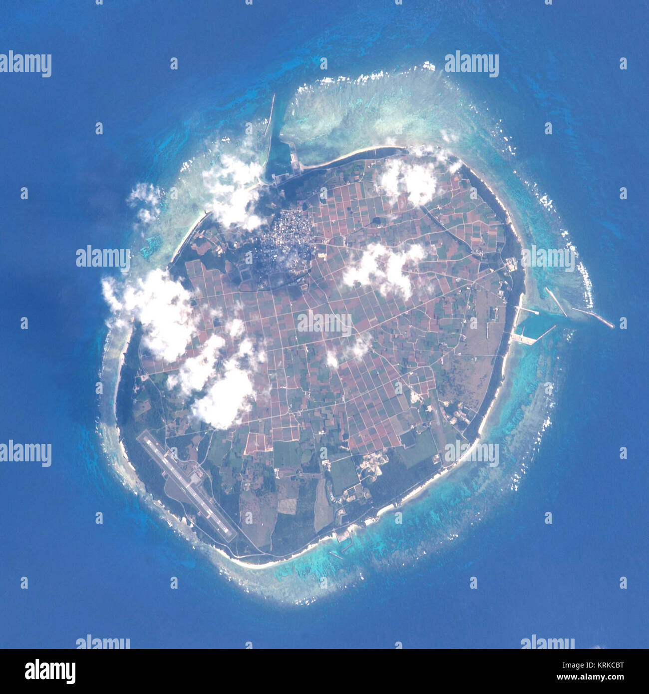 Tarama island hi-res stock photography and images - Alamy